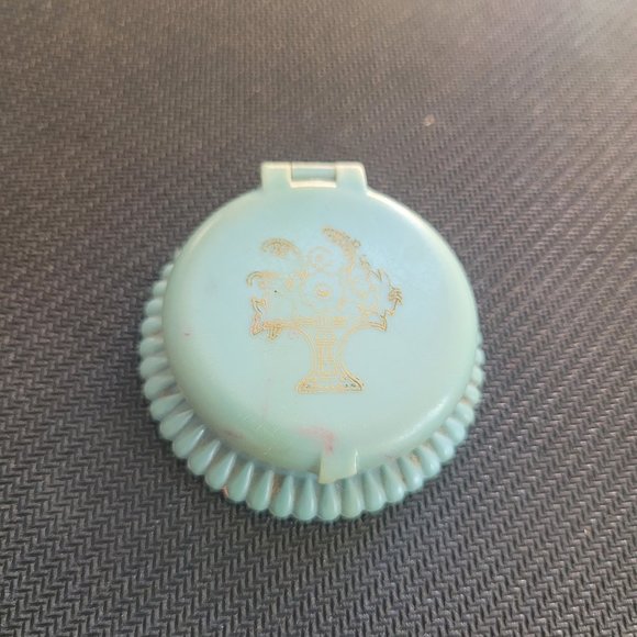 Other | Vintage 3s Or 40s Cara Nome Flatter Box Green With Gold Flower ...